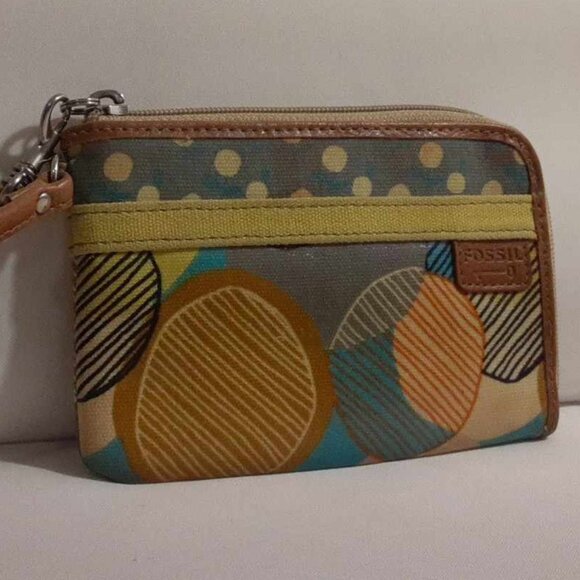 Fossil | Bags | Fossil Keyper Multiple Card Slot Wristlet Euc | Poshmark